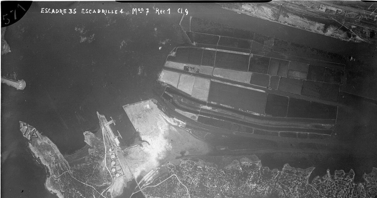 Vue aérienne de Lavéra (1935)